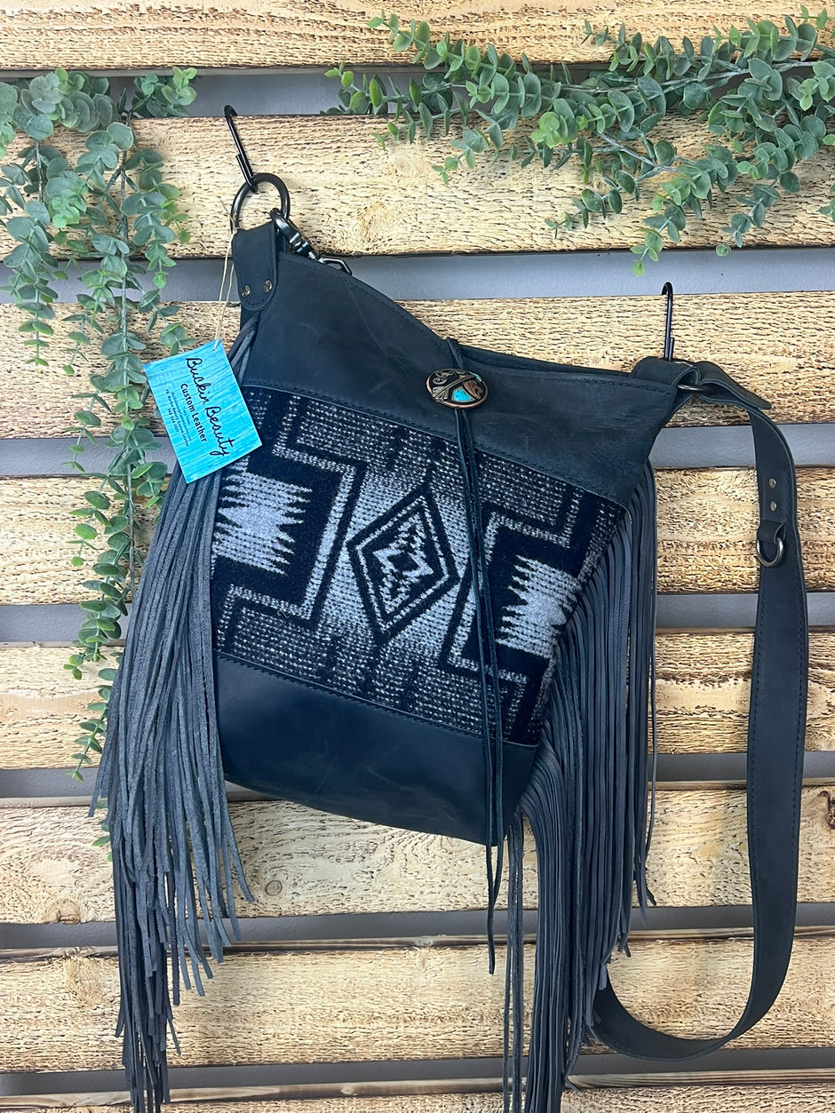 Pendleton Bags – Buckin Beauty Custom Leather